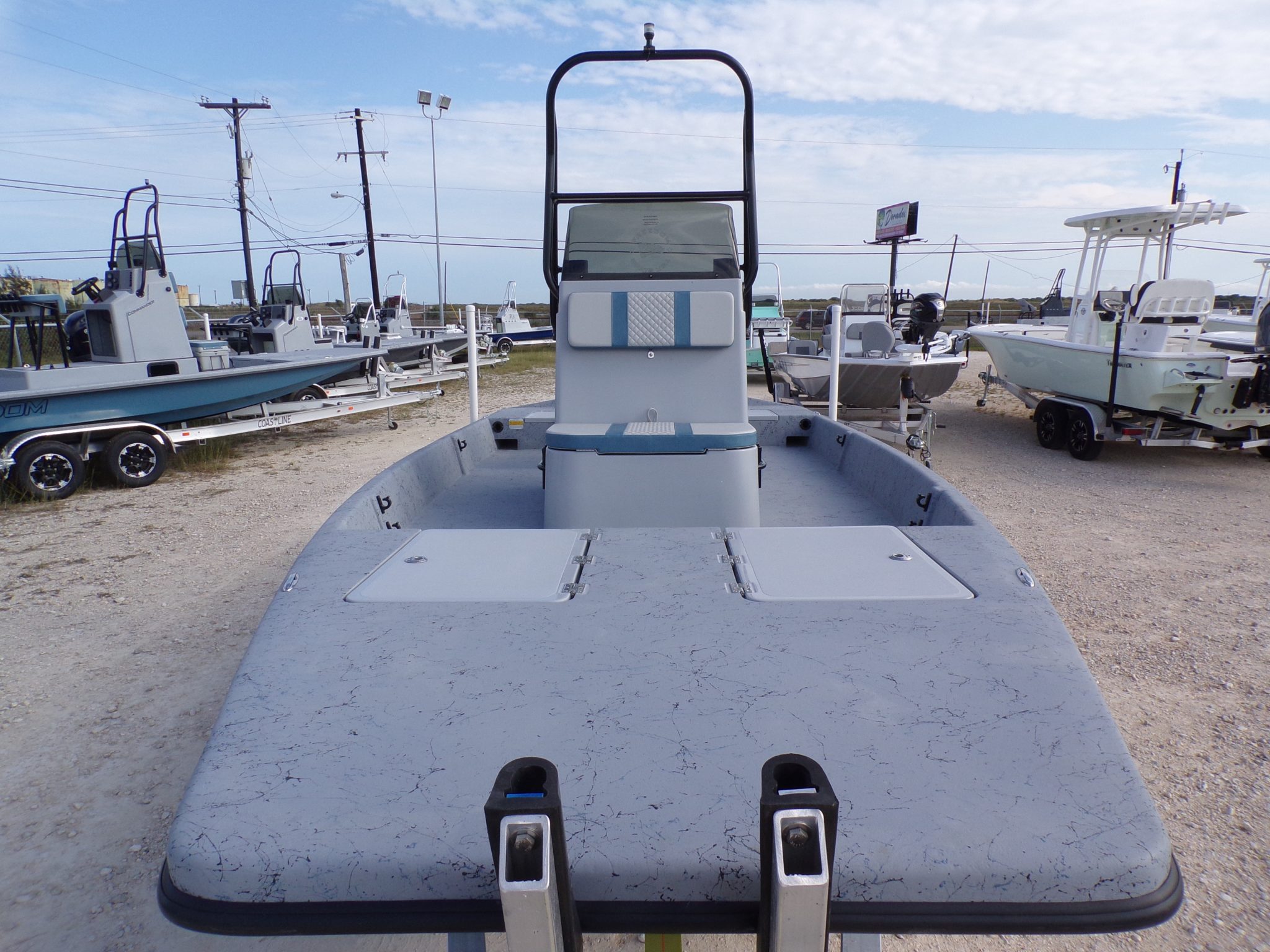 2025 21' FREEDOM COMMANDER 21 - Premier Boating Centers