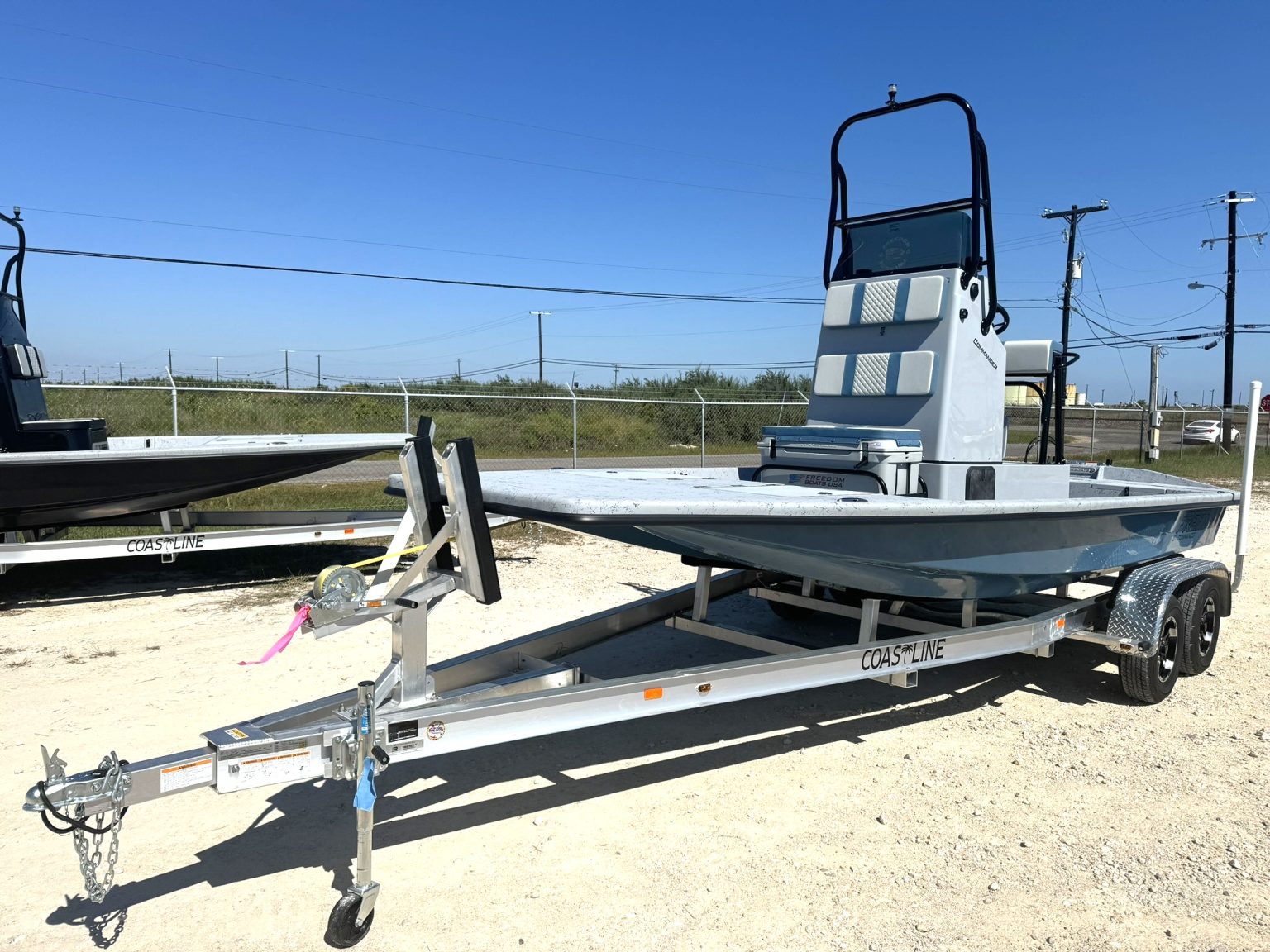 2025 21' FREEDOM COMMANDER 21 RC - Premier Boating Centers