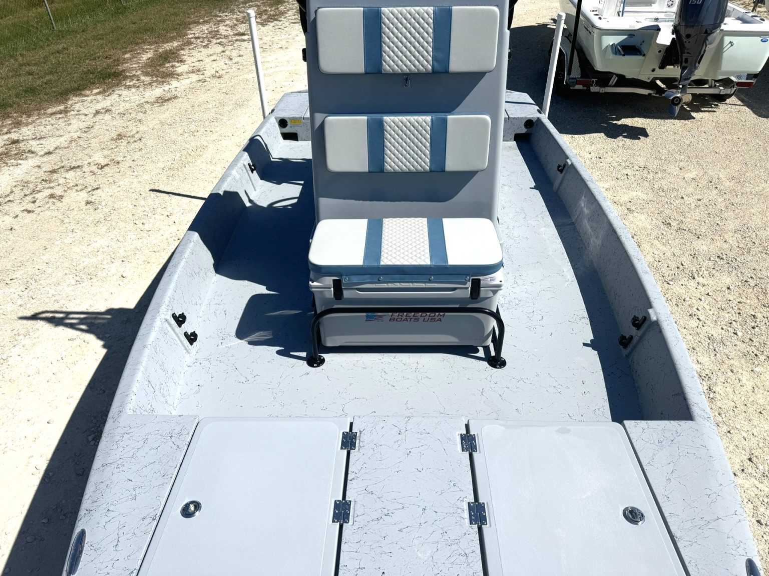 2025 21' FREEDOM COMMANDER 21 RC - Premier Boating Centers