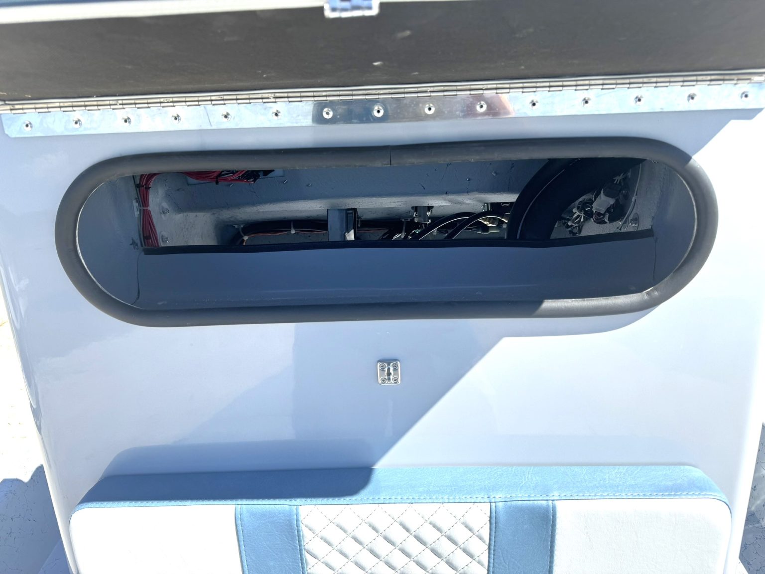 2025 21' FREEDOM COMMANDER 21 RC - Premier Boating Centers