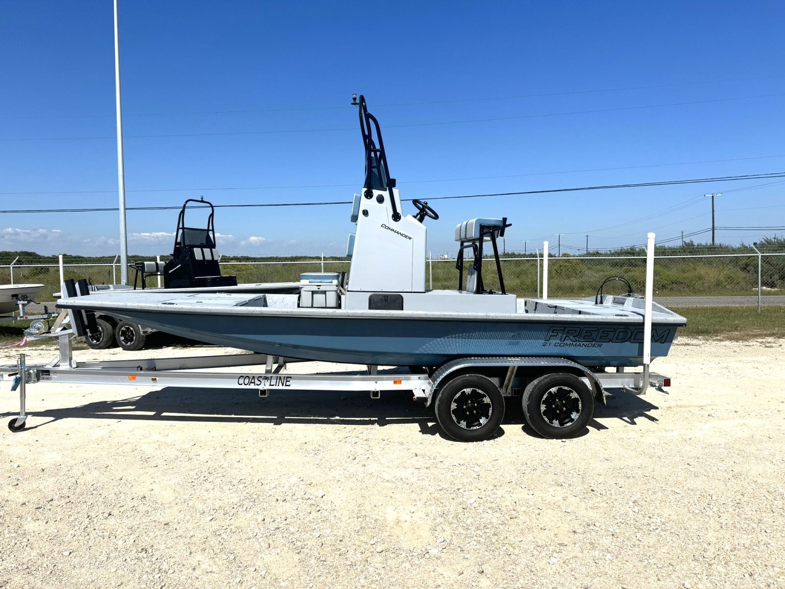 2025 21' FREEDOM COMMANDER 21 RC - Premier Boating Centers