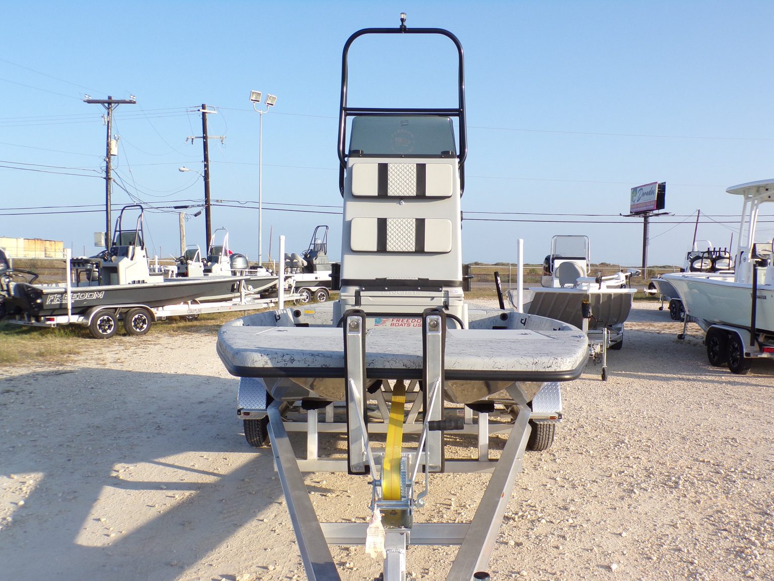 2025 21' FREEDOM COMMANDER 21 RC - Premier Boating Centers