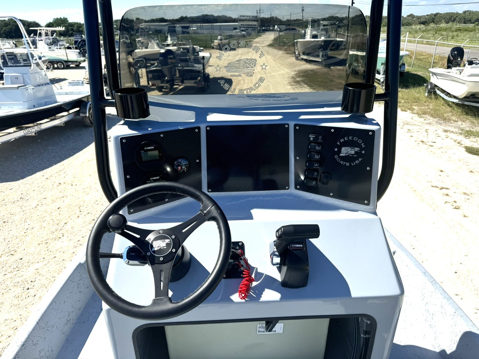 2025 21' FREEDOM COMMANDER 21 RC - Premier Boating Centers