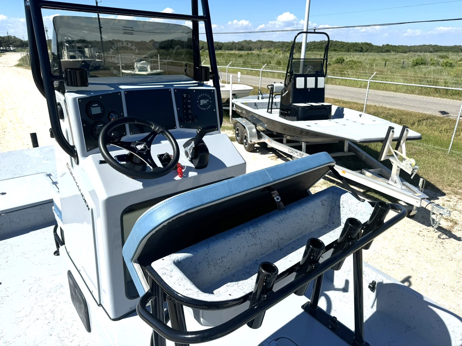 2025 21' FREEDOM COMMANDER 21 RC - Premier Boating Centers