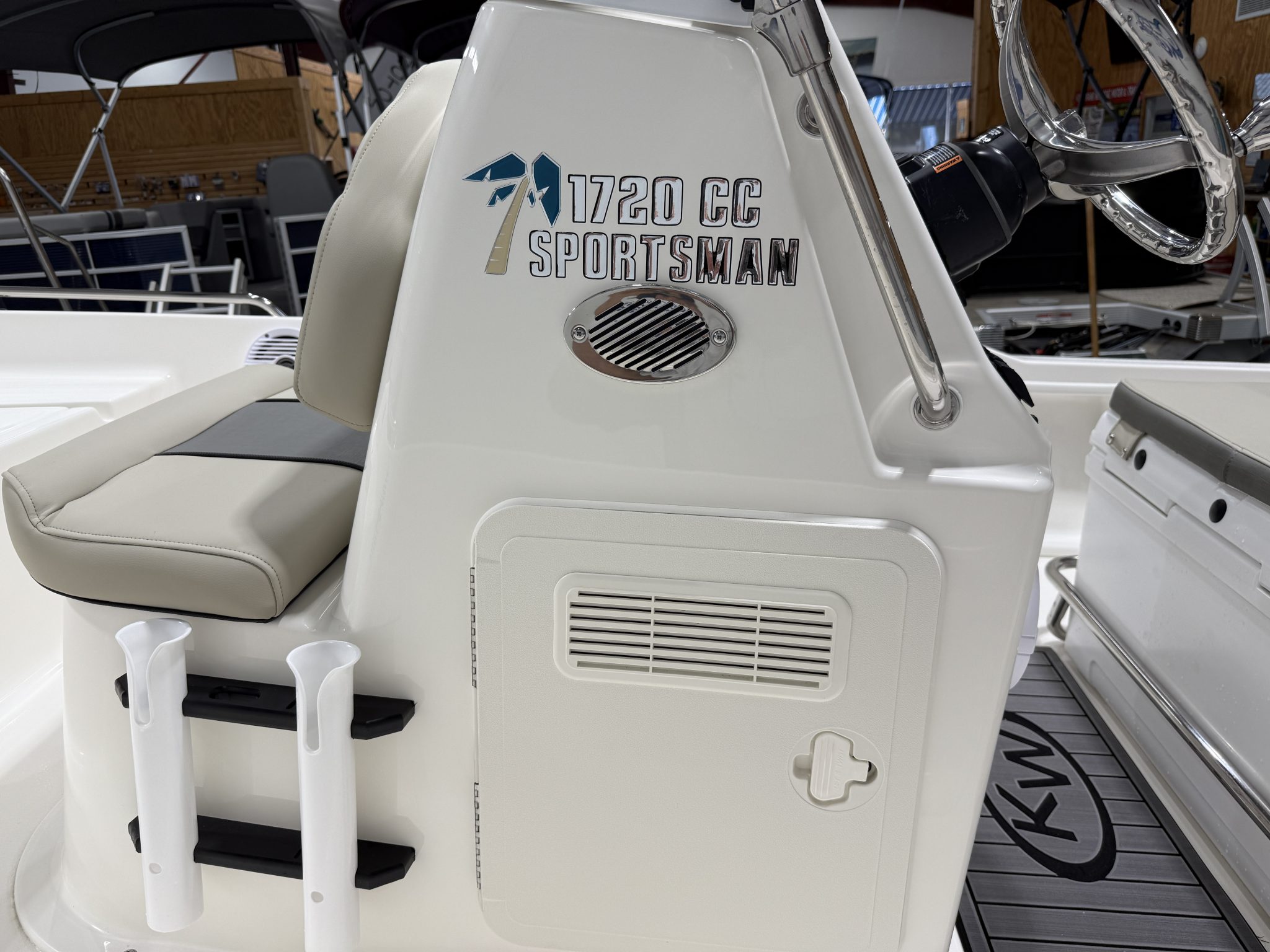 2025 17' KEY WEST 1720CC - Premier Boating Centers