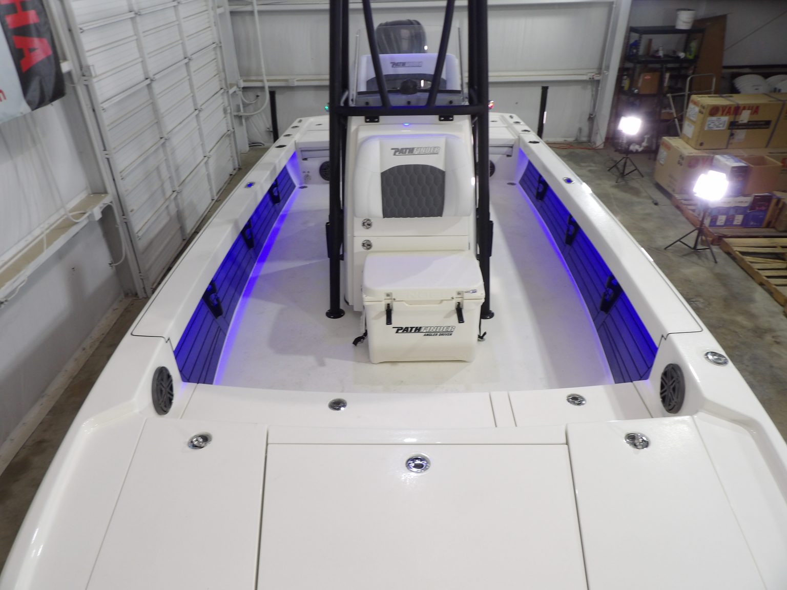 2025 25' PATHFINDER 2500 HYBRID - Premier Boating Centers