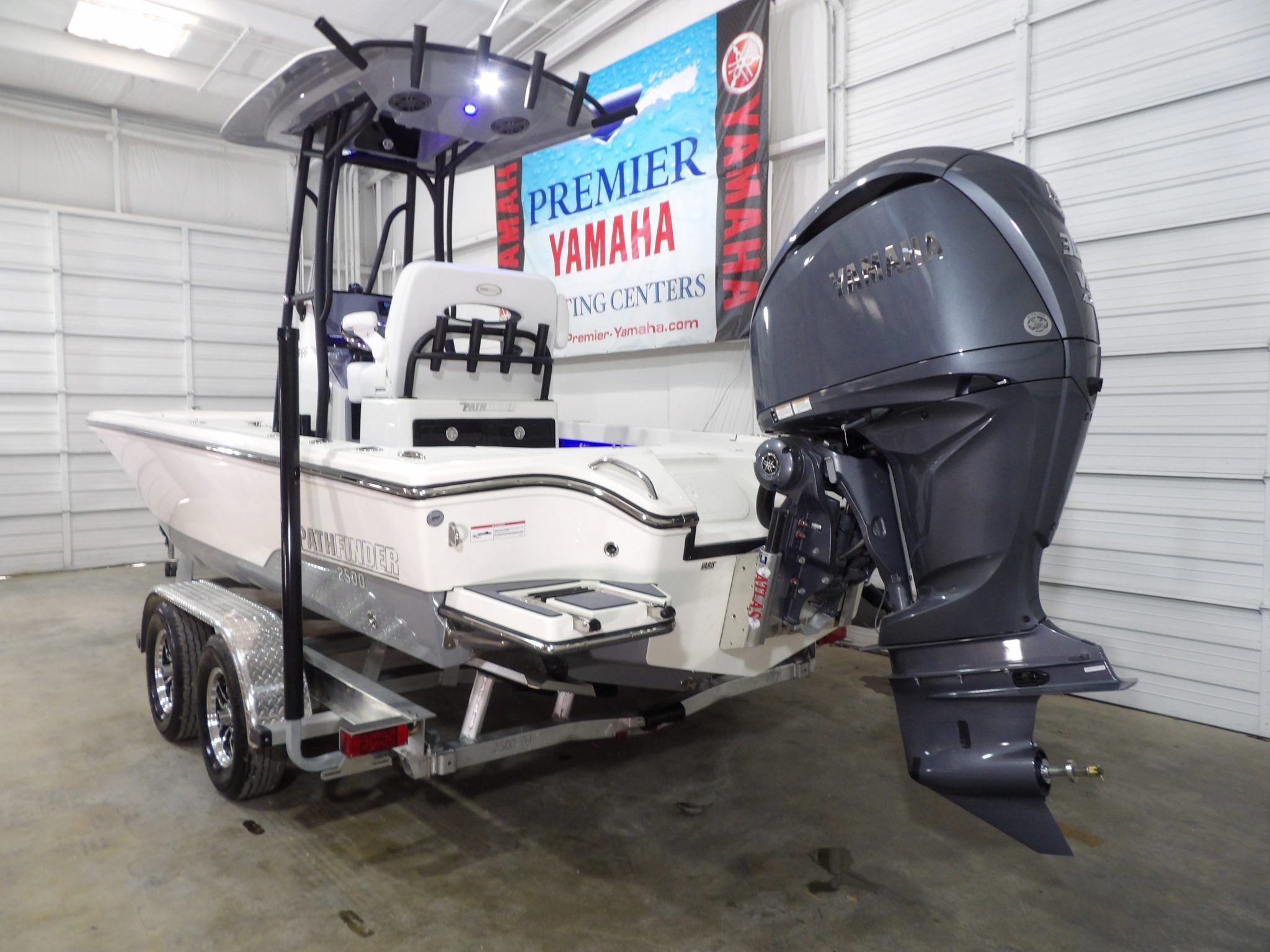 2025 25' PATHFINDER 2500 HYBRID - Premier Boating Centers