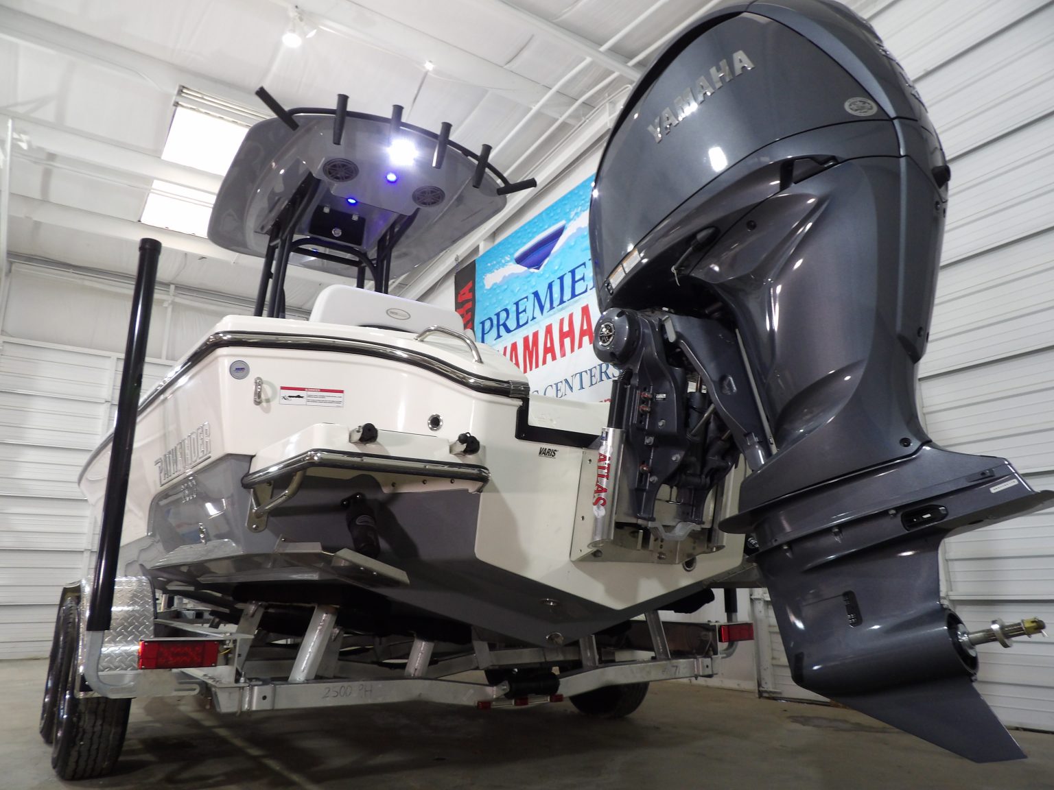 2025 25' PATHFINDER 2500 HYBRID - Premier Boating Centers