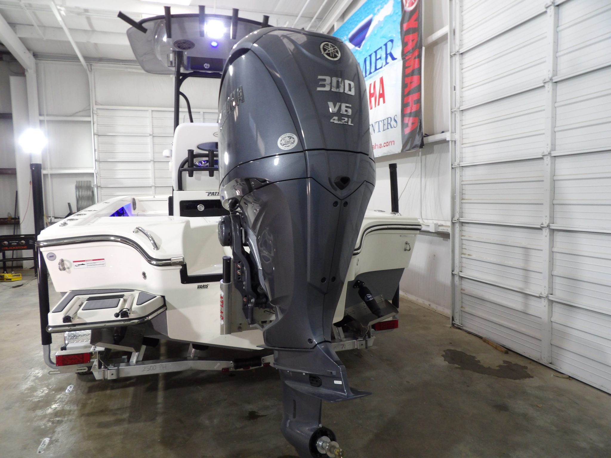 2025 25' PATHFINDER 2500 HYBRID - Premier Boating Centers