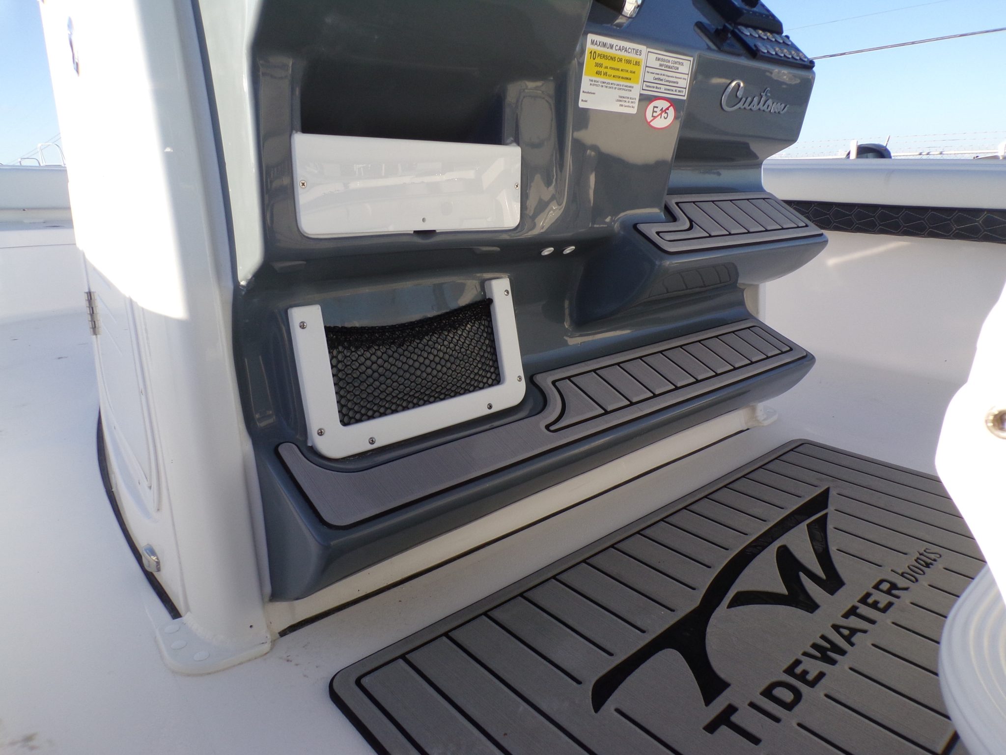 2025 25' TIDEWATER 2500CB - Premier Boating Centers