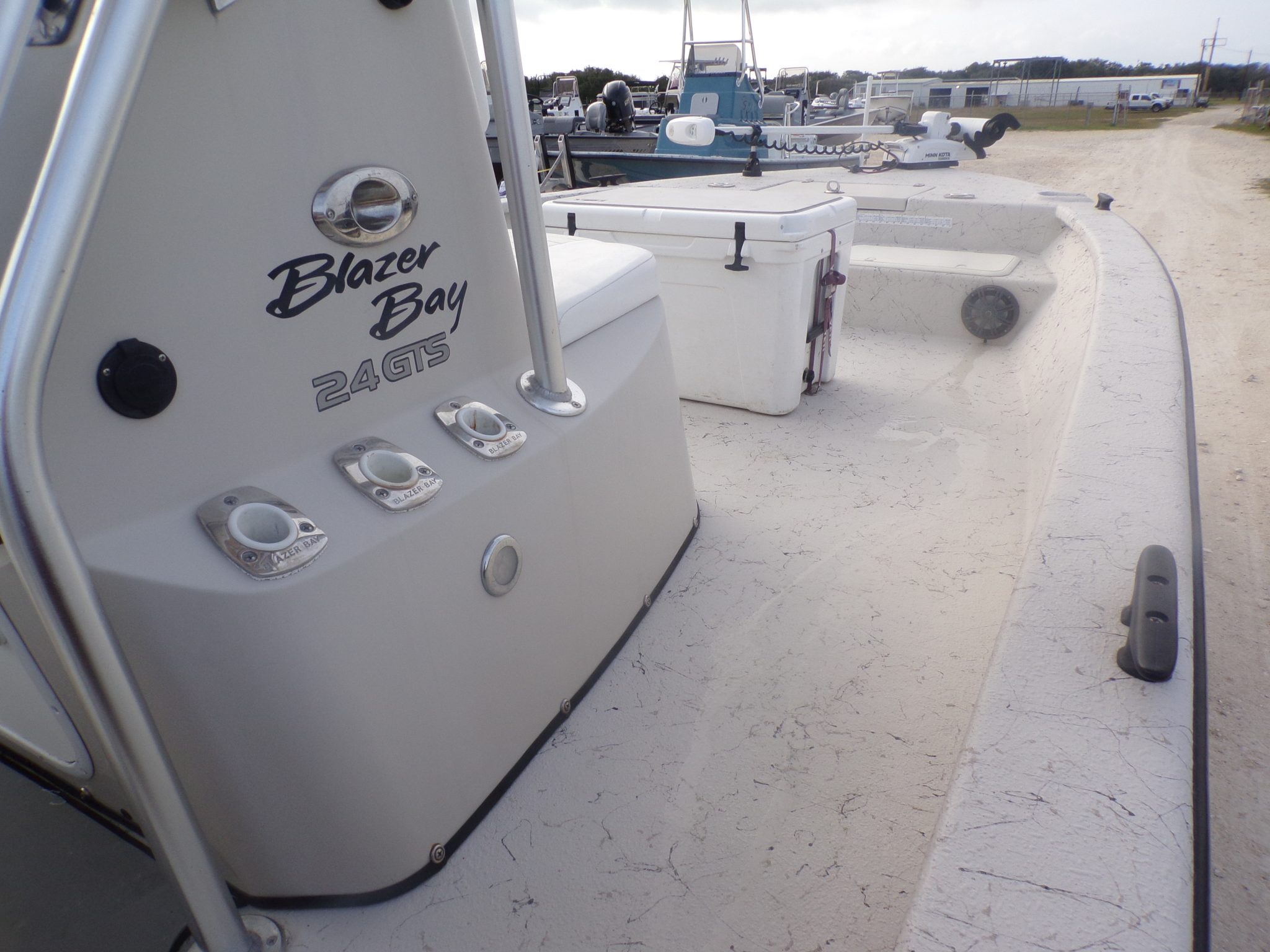 2013 24' BLAZER BAY 24 GTS - Premier Boating Centers