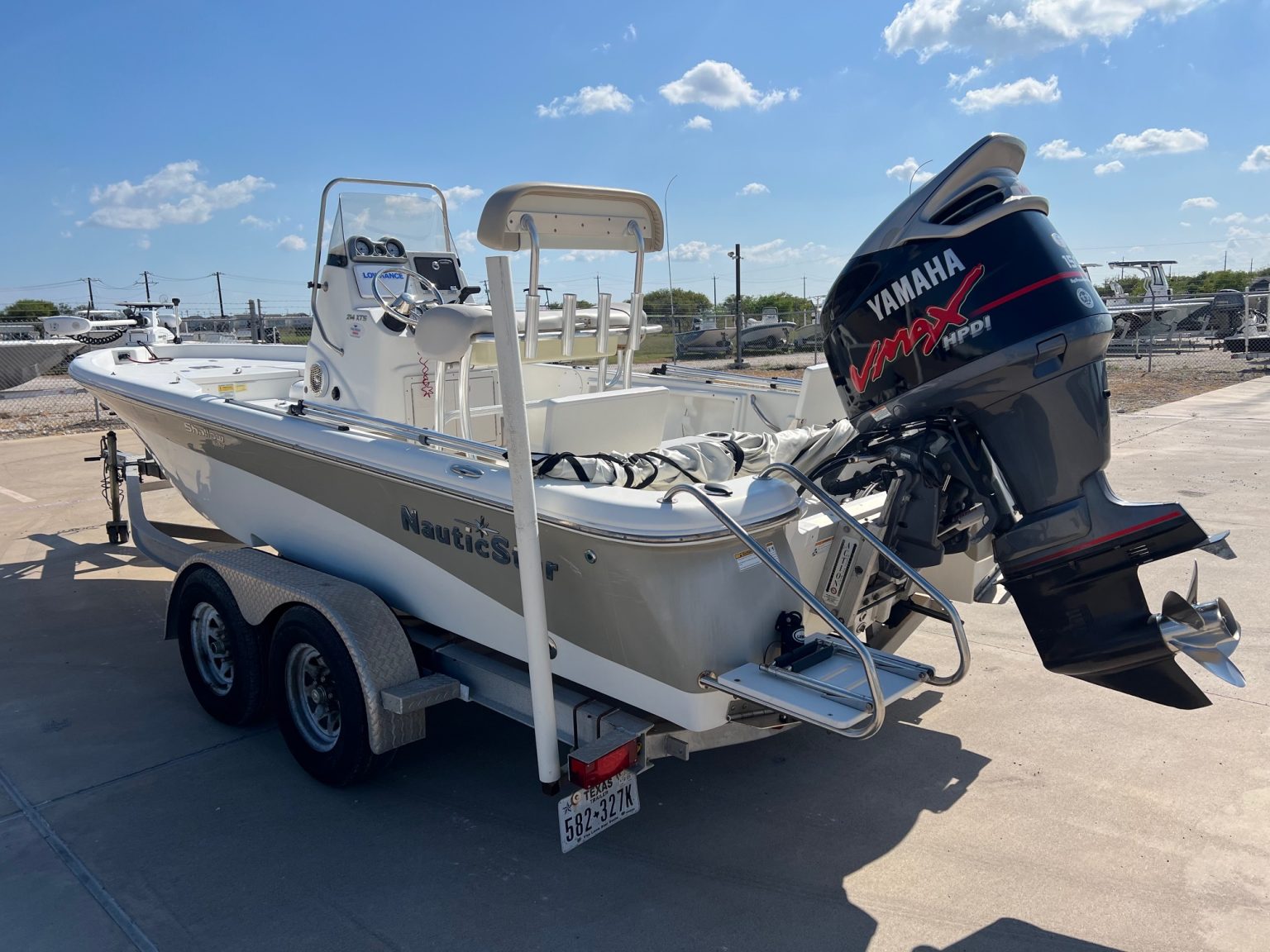 2015 21' NAUTIC STAR 214 XTS - Premier Boating Centers