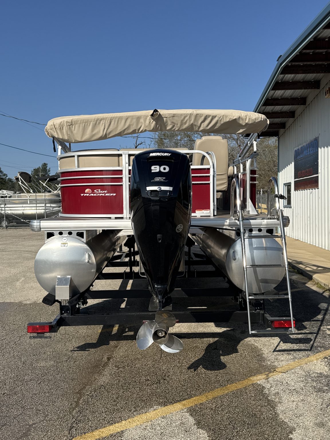 2023 20' SUNTRACKER PB20 - Premier Boating Centers