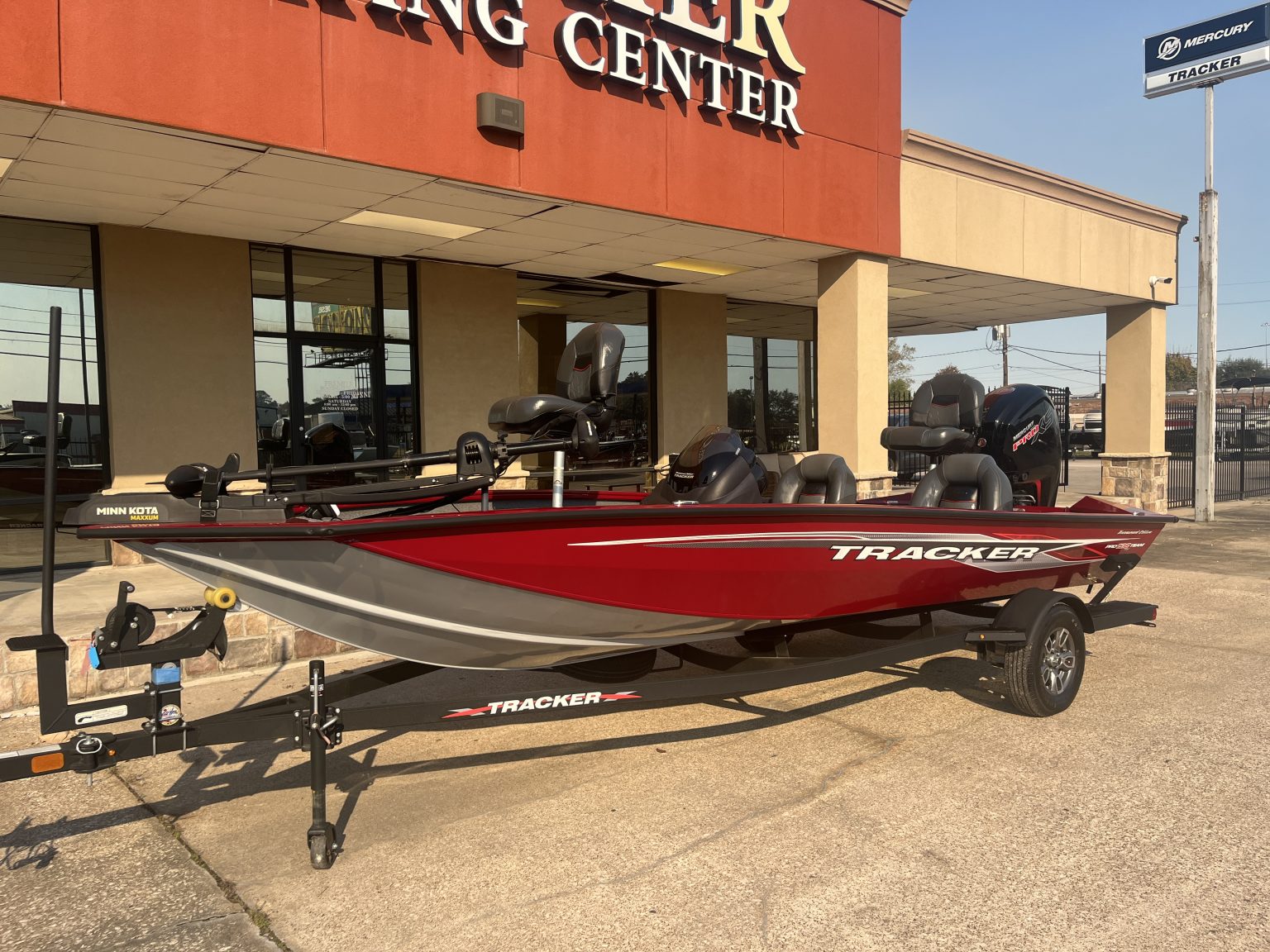 2024 19' TRACKER PT190XTE - Premier Boating Centers