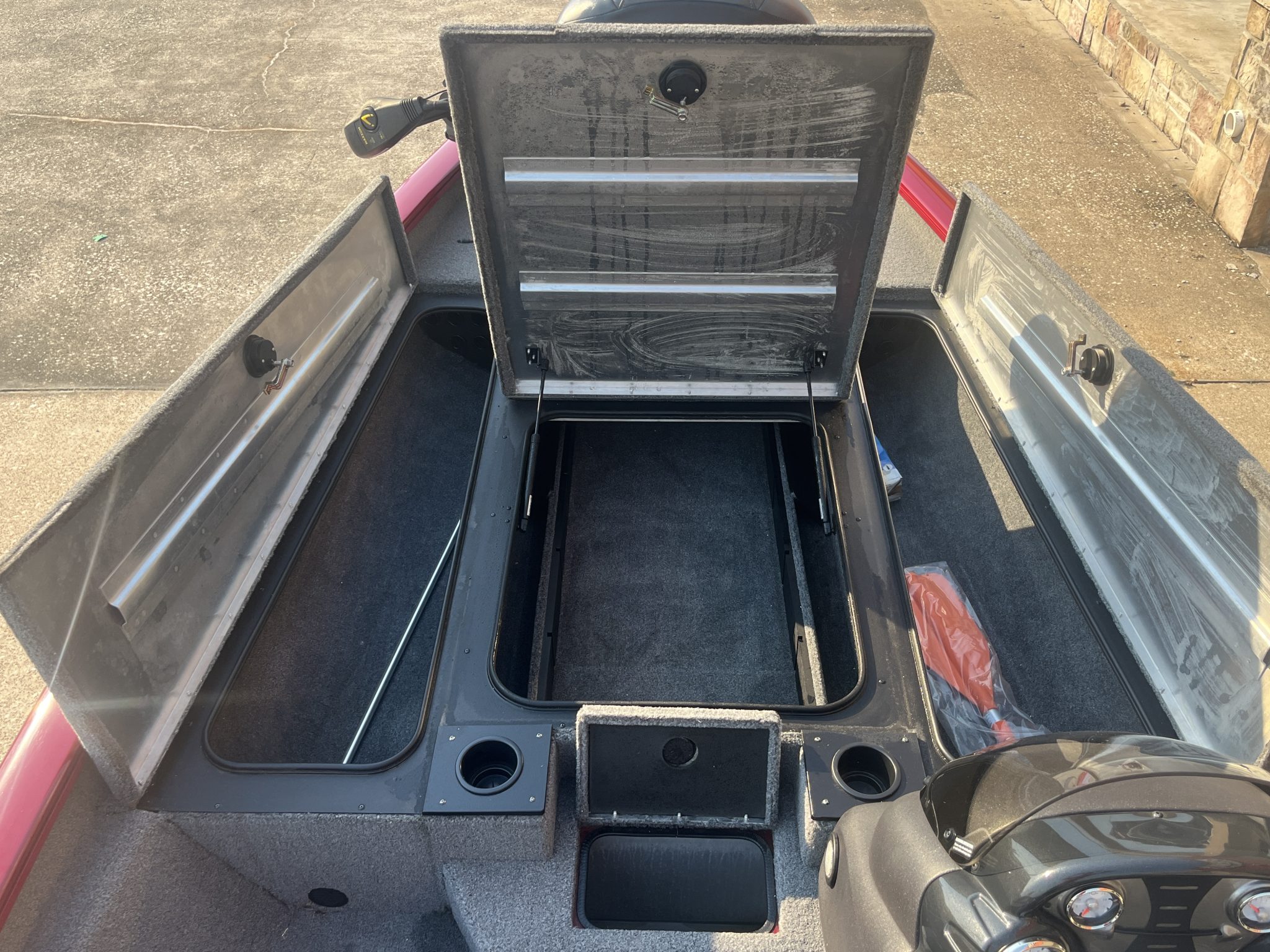 2024 19' TRACKER PT190XTE - Premier Boating Centers $27,995 TRACK-125