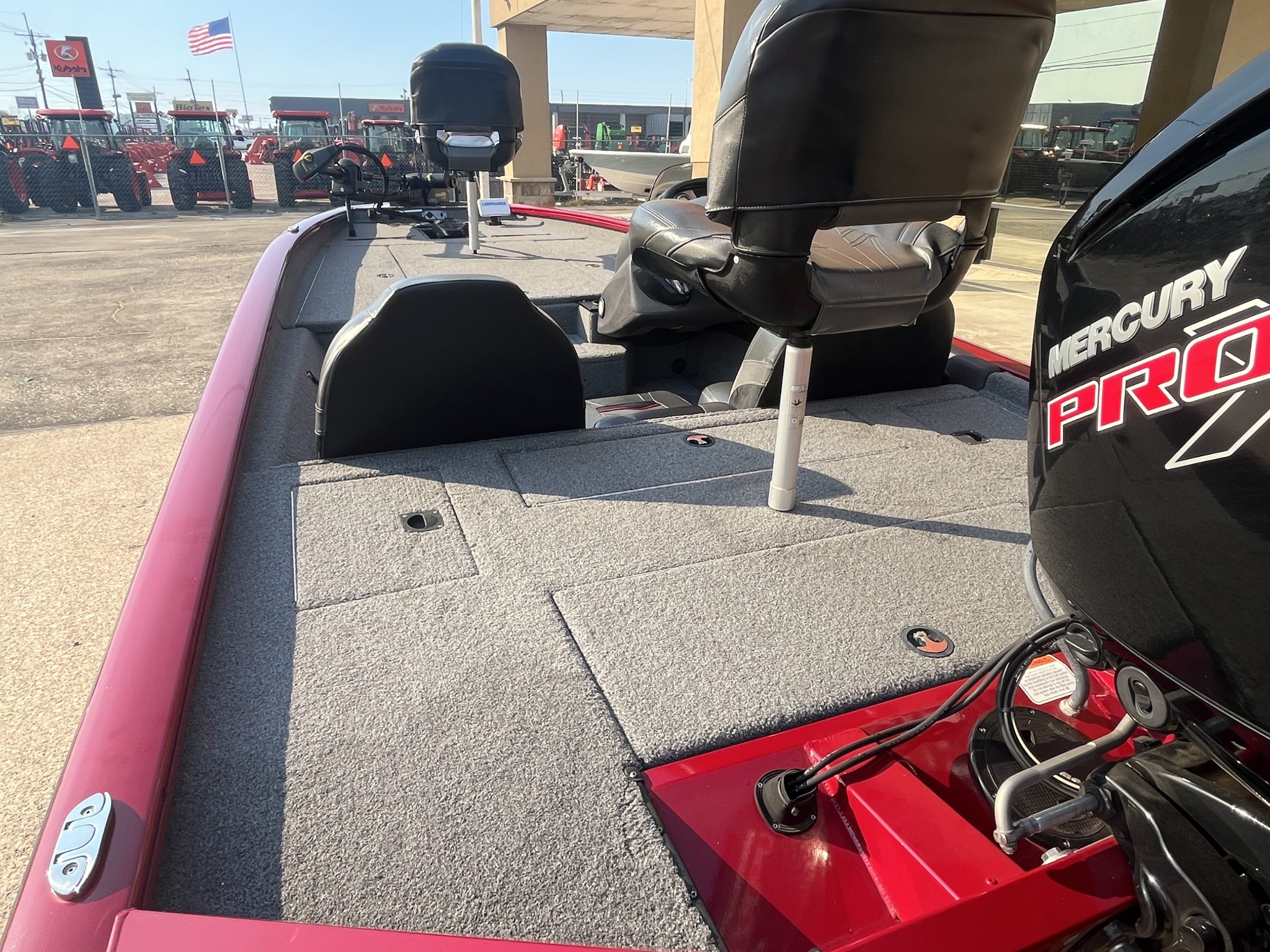 2024 19' TRACKER PT190XTE - Premier Boating Centers $27,995 TRACK-125