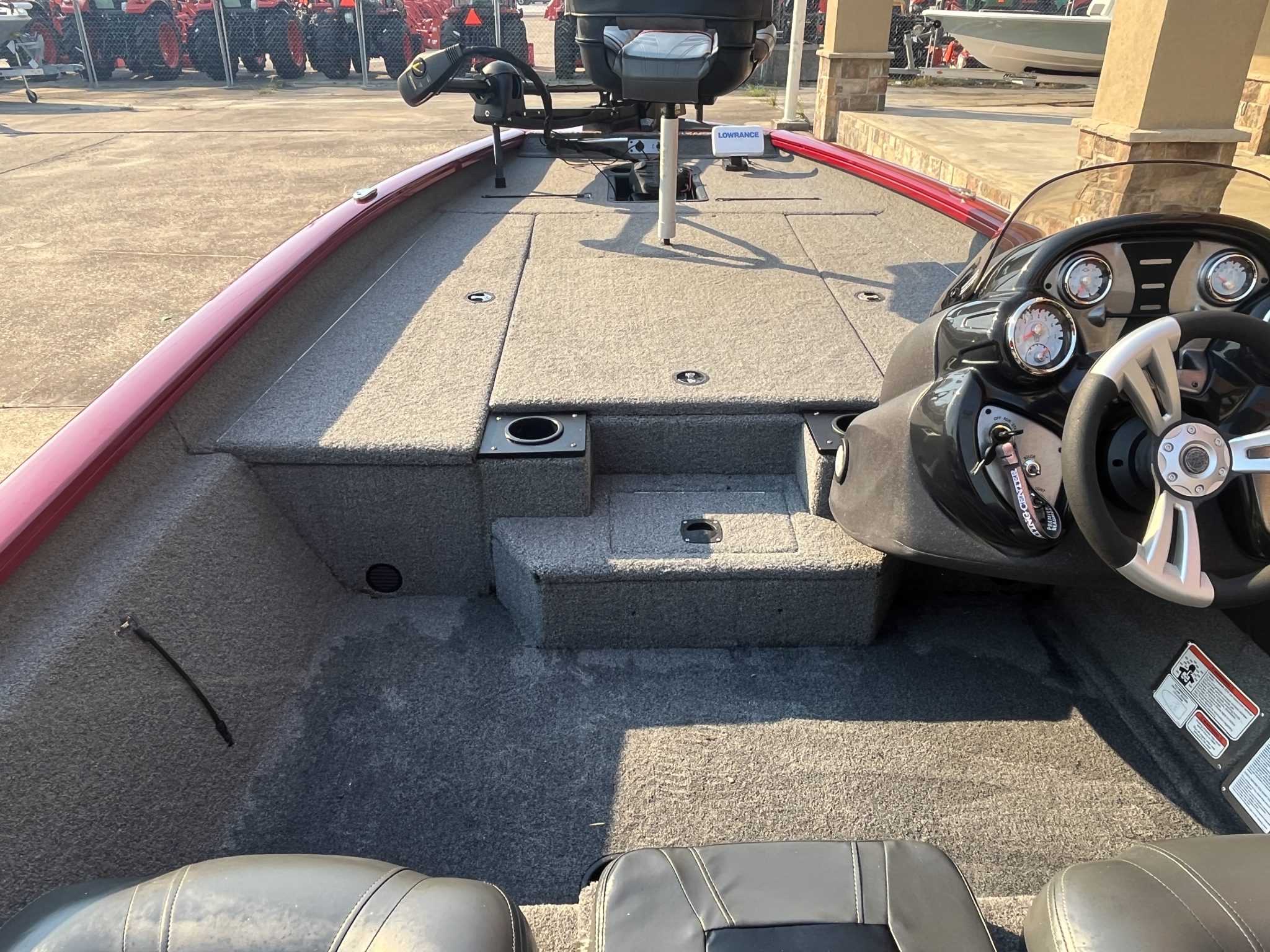 2024 19' TRACKER PT190XTE - Premier Boating Centers $27,995 TRACK-125