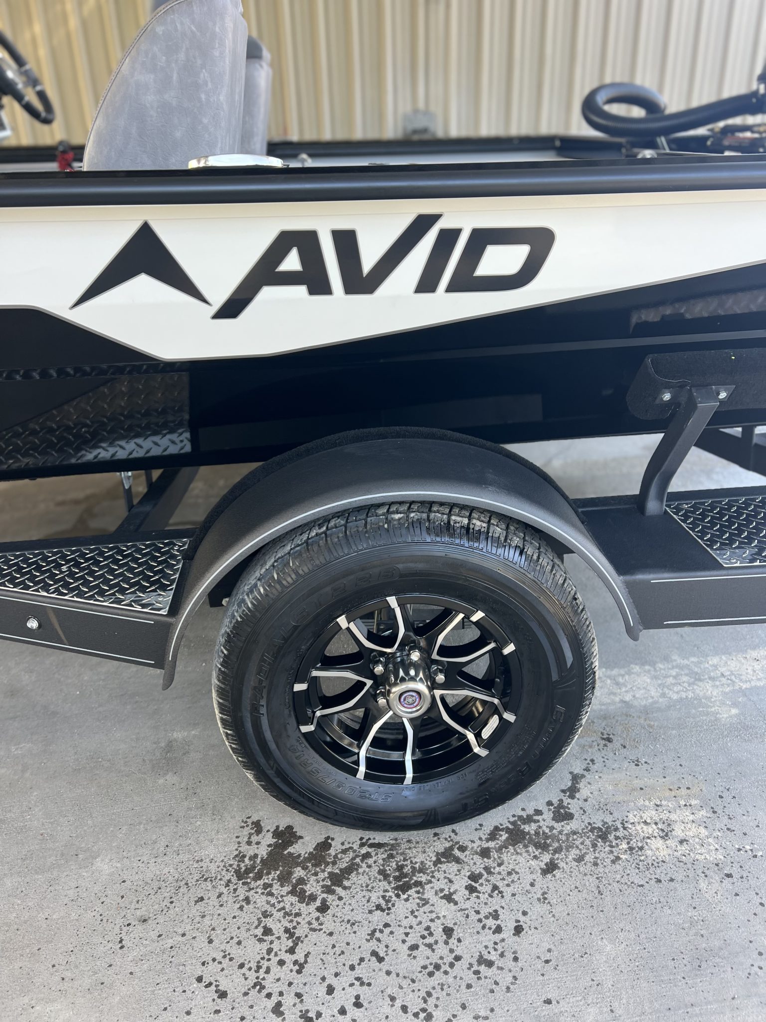 2025 18' AVID 18 VERTEX - Premier Boating Centers $39,995 AVID-207