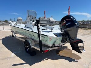 2025 20' XPRESS H20 BAY - Premier Boating Centers