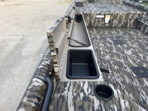 2026 16' AVID 16 COMMANDER - Premier Boating Centers